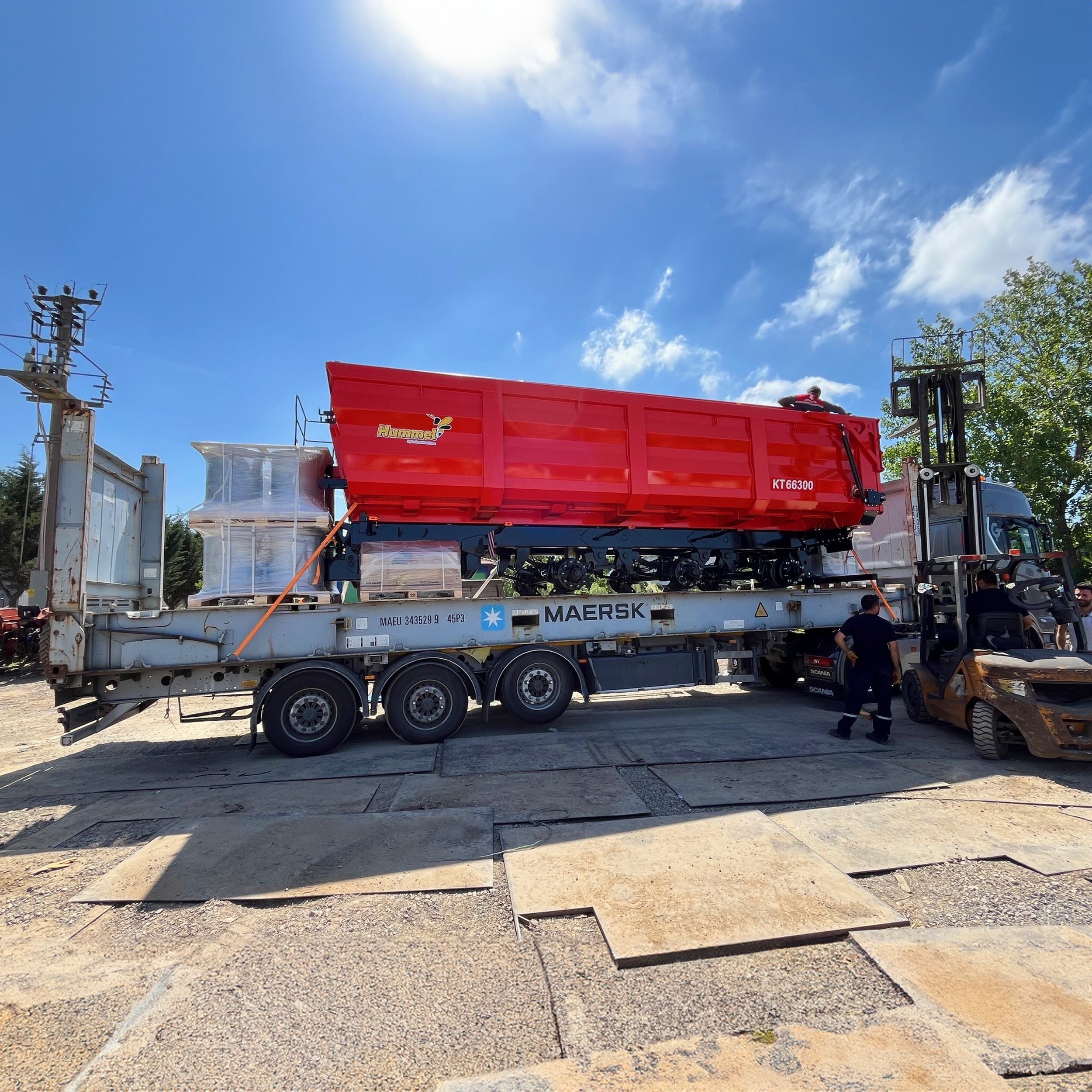 Farm Trucks Hauling. Farm Equipment Shipping Company.